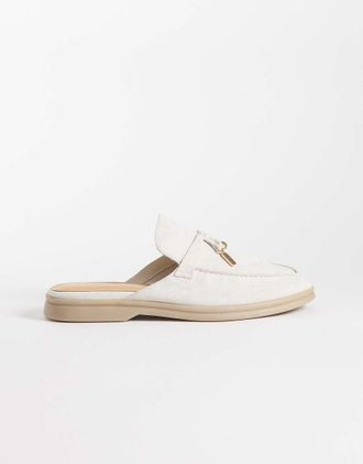 Steve Madden Patrizia - Loafer zum Hineinschl&uuml;pfen aus Wildleder in Sand-Wei&szlig;