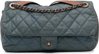 Chanel Hobo Bags - Jumbo Iridescent Calfskin In The Mix Flap - Gr. unisize - in Blau - für Damen