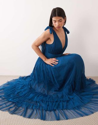 Lace & Beads Madison robe longue en tulle &agrave; noeud sur l&eacute;paule et d&eacute;collet&eacute; plongeant, bleu canard