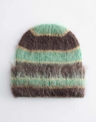 & Other Stories bonnet premium en m&eacute;lange de mohair et laine &agrave; rayures vert