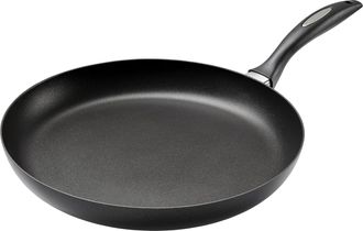 Scanpan IQ Bratpfanne 32 cm | Multifunktionale Pfanne für alle Herdarten | Langlebige Stratanium Antihaftbeschichtung | Ofenfest