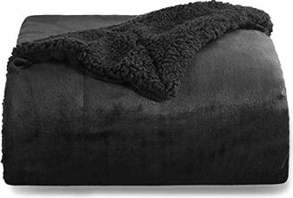 Bedsure Plaid Canape Couverture Polaire - Jete de Canape Noir 150x200, Plaid Canapé Sherpa 2 Personnes Doux et Chaude