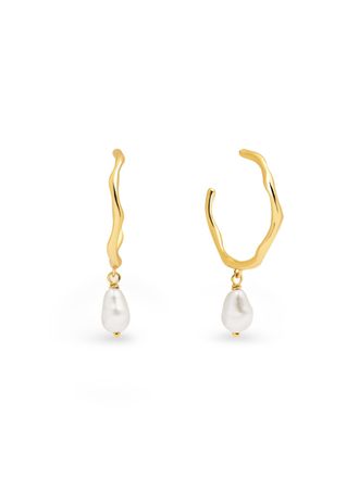 Singularu Menorca Pearl Creolen. Messing mit 18 Kt Vergoldeter Beschichtung. Schmuck f&uuml;r Damen