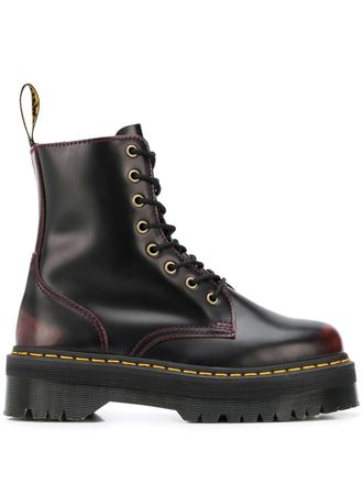 Dr. Martens bottines Jadon &agrave; semelle crant&eacute;e - Rouge