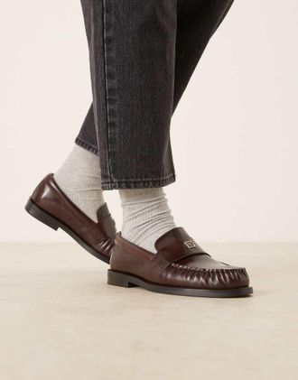 Calvin Klein Jeans - Runde Leder-Loafer in Burgunderrot mit Metallverzierung