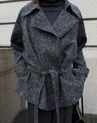 NA-KD weicher Midi-Trenchcoat in Schwarz/Wei&szlig;-Grau