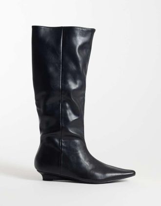 Public Desire Pia kniehohe Stiefel mit niedrigem Keilabsatz in Schwarz