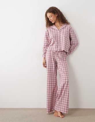 Cotton On Pyjama doux avec chemise coupe carr&eacute;e et pantalon &eacute;vas&eacute; &agrave; petits carreaux - Rose-multicolore