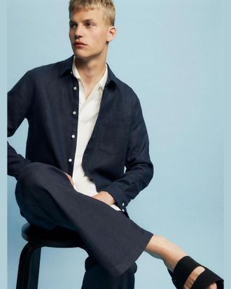 Arket Leinenhemd Mit Normaler Passform -Blau