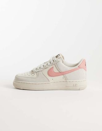Nike Air Force 1 Sneaker in Sanddrift / Rostrosa / Burgunderrot-Braun