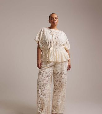 Asos Curve ASOS DESIGN Curve - Pantalon densemble de mari&eacute;e en dentelle - Ivoire-Blanc
