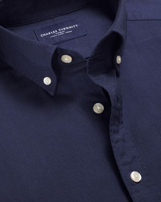 CHARLES TYRWHITT Kurz&auml;rmeliges vorgewaschenes Stretch-Oxfordhemd mit Button-down-Kragen - Tintenblau