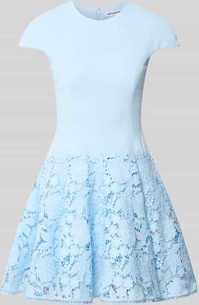 Self Portrait Minikleid mit floraler Lochstickerei
