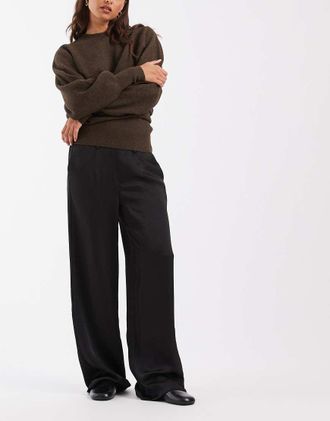 Object pantalon habill&eacute; en satin noir