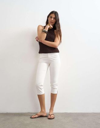 Topshop Capri-Jeans in Wei&szlig; mit hohem Bund