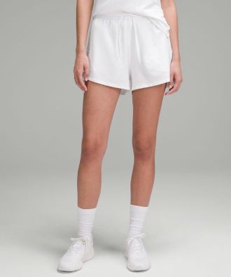 lululemon Short d&eacute;contract&eacute; l&eacute;ger taille haute Doublure longue pour Femmes - 8 cm - Blanc - Taille 10