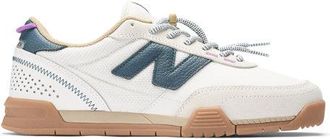 New Balance Unisexe NB Numeric 440 V2 Trail Low en Blanc/Bleu, Su&egrave;de/Mesh, Taille 40.5 Large
