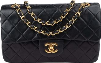Chanel Crossbody Bags - Chanel Quilted Lambskin 24K Gold Small Double Flap - Gr. unisize - in Schwarz - f&uuml;r Damen