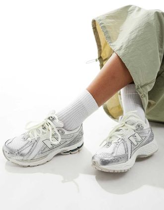 New Balance 1906 - Sneaker in Silber
