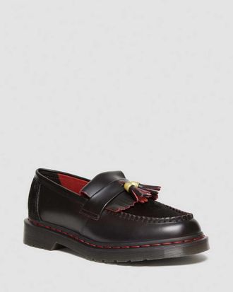 Dr. Martens Herren Glatt Leder Adrian Year Of The Dragon Hair-On Tassel Loafer in Schwarz/Rot, Gr&ouml;&szlig;e: 36