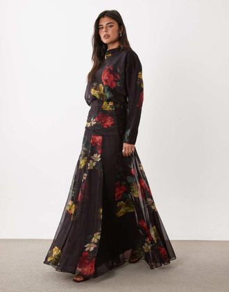 Asos robe longue en mousseline &agrave; taille fronc&eacute;e et empi&egrave;cement godet imprim&eacute; fleuri marron-Multi