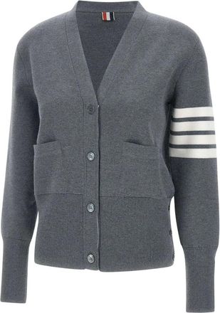 Thom Browne Femme, Pulls, Gris, Taille: 36 FR Cardigan Classique Col en V &agrave; Quatre Barres