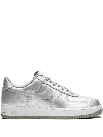 Nike baskets Air Force 1 07 LV8 - Argent