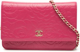 Chanel Hobo Bags - CC Embossed Lambskin Camellia Wallet On Chain - Gr. unisize - in Gold - f&uuml;r Damen