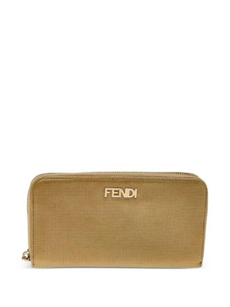Fendi portefeuille zipp&eacute; en cuir emboss&eacute;