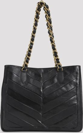 Valentino Garavani Shopper & Totes - Chevron-Quilted Shopper Bag With Chain Straps - Gr. unisize - in Schwarz - f&uuml;r Damen