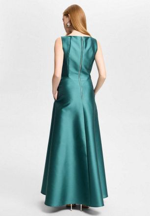 Swing Abendkleid - Robenartiges Abendkleid mit Eingrifftaschen Figurbetonte Passform in A-Linie