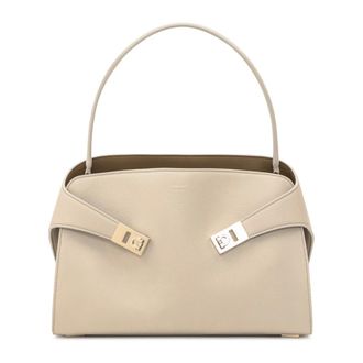 Ferragamo Femme, Sacs, Beige, Taille: ONE Size Hug S Shoulder Bag
