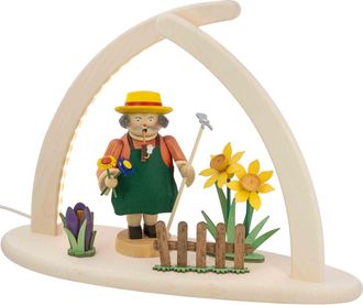 Seiffener Volkskunst | LED Spitzbogen Weihnachtsbogen Weihnachtsdeko | Schwibbogen Lichterbogen Fensterbeleuchtung aus dem Erzgebirge | 43x33 cm | G&auml;rtner