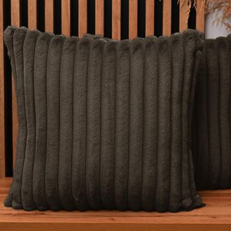 MG Design 2er Set Kissenbez&uuml;ge 60 x 60 cm in Braun - mit Rei&szlig;verschluss, langflorige Fell-Haptik, weich & Cosy, pflegeleicht