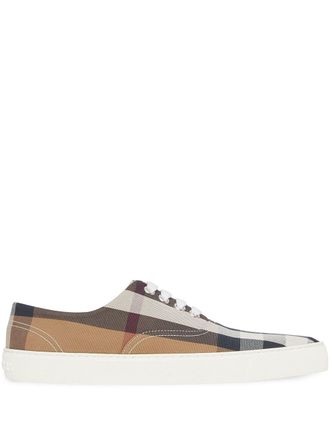 Burberry baskets &agrave; carreaux - Marron