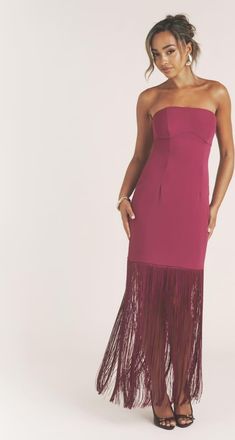 Six Stories Tr&auml;gerloses Maxikleid aus Crepe in Magenta mit Fransendetail-Rosa