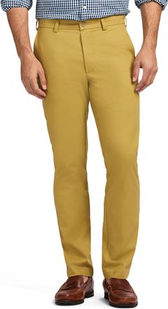 Izod Herren American Chino Flat Front Straight Fit Pant Lässige Hose, Khaki, 34W / 30L