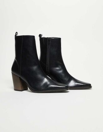 Asos Chelsea-Stiefel in Schwarz mit Absatz und Natursohle