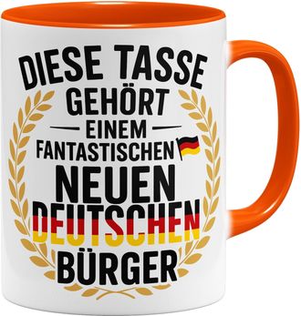 OM3 Einbürgerung Geschenk Kaffee-Tasse Diese Tasse gehört einem fantastischen neuen deutschen Bürger - Keramik Becher - 325ml - Beidseitig Bedruckt - Oran