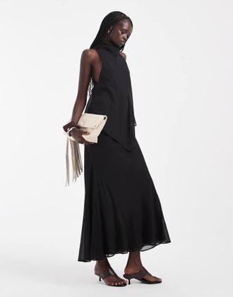 Asos robe longue en mousseline &agrave; col montant double &eacute;paisseur noire