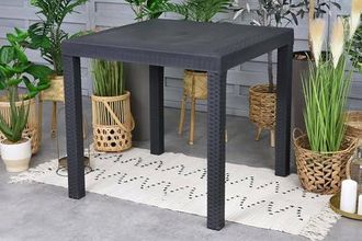 Dmora Tisch im Freien Marte, Fester quadratischer Regal, Mehrzweck-Gartentisch in Rattan-Optik, 100% Made in Italy, 80x80h74 cm, Anthrazit