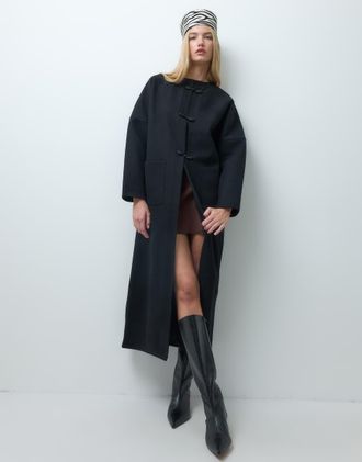 Vero Moda Maximantel mit Stehkragen in Schwarz