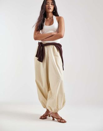 Dolce Vita Brevel - Riemchen-Sandaletten aus Wildleder in Braun mit niedrigem Absatz