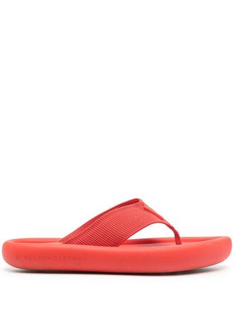 Stella McCartney tongs &agrave; semelle &eacute;paisse - Rouge