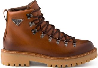 Prada Stiefel mit Schnürung - Braun