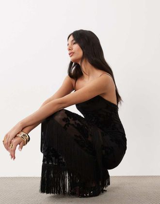 Asos robe longue en tulle d&eacute;vor&eacute; &agrave; fleurs avec franges en noir