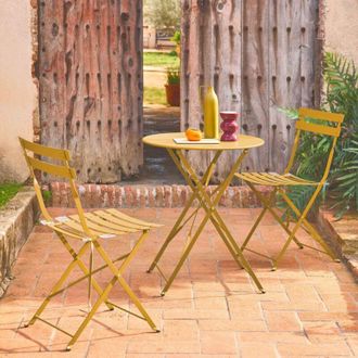 Sweeek Table de jardin bistrot pliante m&eacute;tal + 2 assises ocre &Oslash;60 x 70cm. acier thermolaqu&eacute;