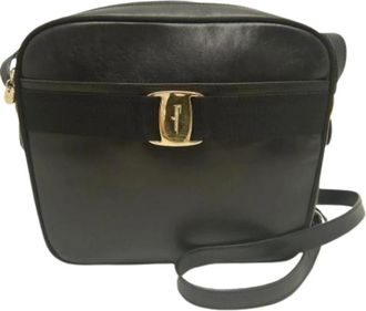 Ferragamo Sac port&eacute; &eacute;paule Pre-owned Vara - Femme - Pre-owned - Noir - Taille: ONE Size