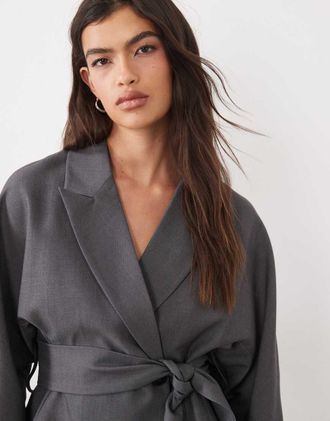 Gina Tricot Gina Tricot taillierter Blazer mit Bindeg&uuml;rtel als Kombiteil in Grau