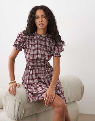 Miss Selfridge Minikleid mit Smok-Detail, Puff&auml;rmeln und Karomuster-Multi